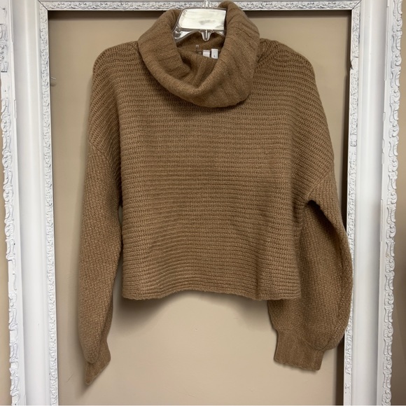 Elan | Sweaters | Elan Cableknit Cropped Sweater | Poshmark